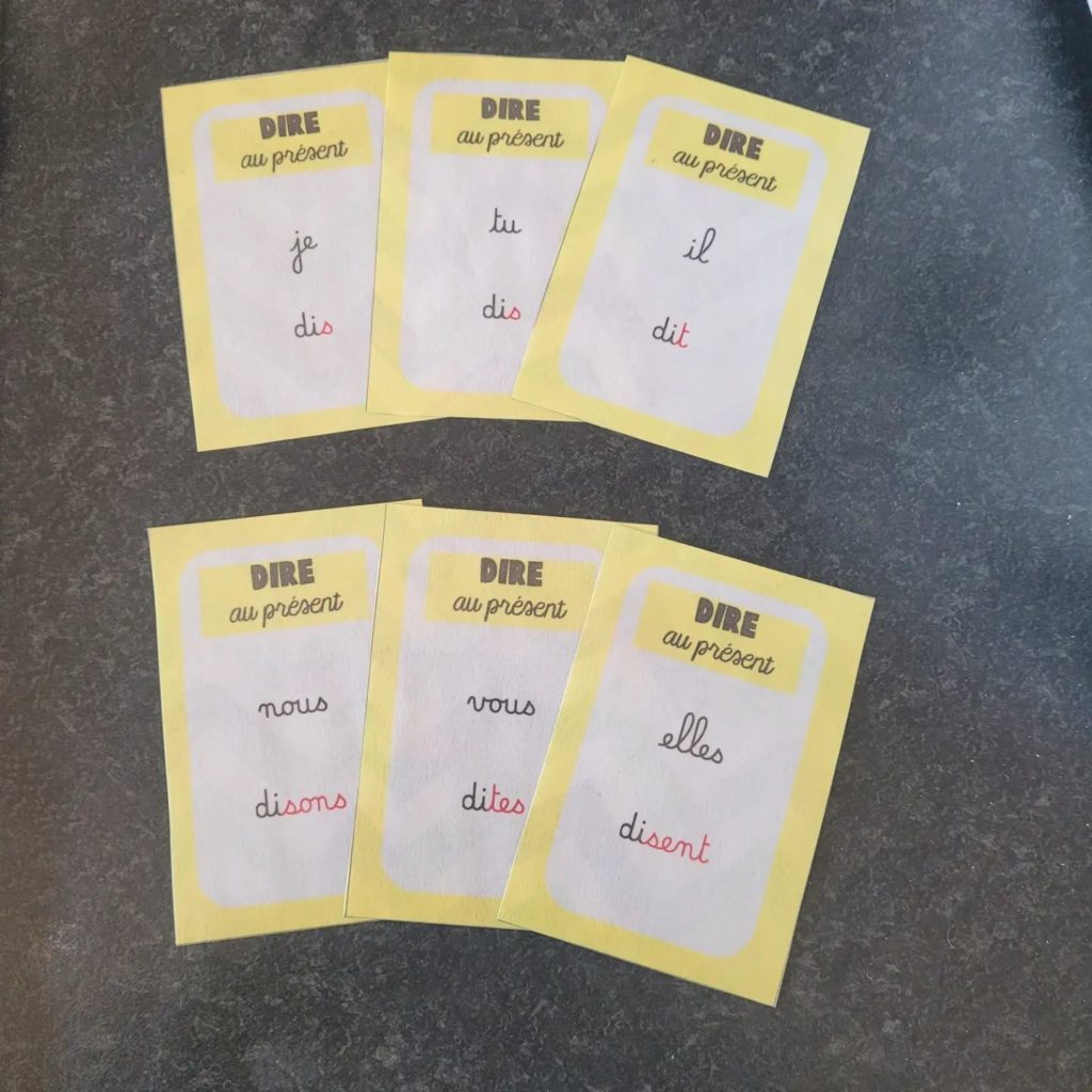 Ecriture à coller dans la marge – Ecole des Juliettes